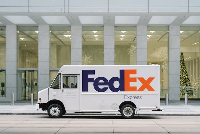 FedEx Ground Package Handler Job Description: Salary & More