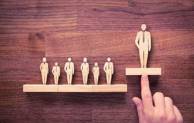 Senior Manager Job Description: Salary, Duties, Career & More