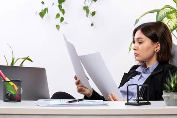 Notary Public Resume Example & Writing Guide